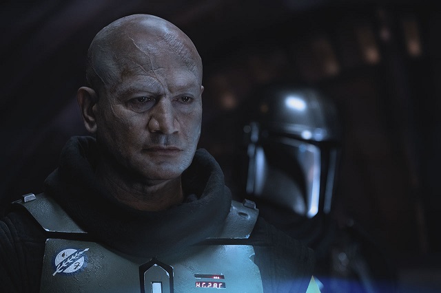 THE MANDALORIAN Stills Include A Closer Look At Boba Fett's Armor, Din ...
