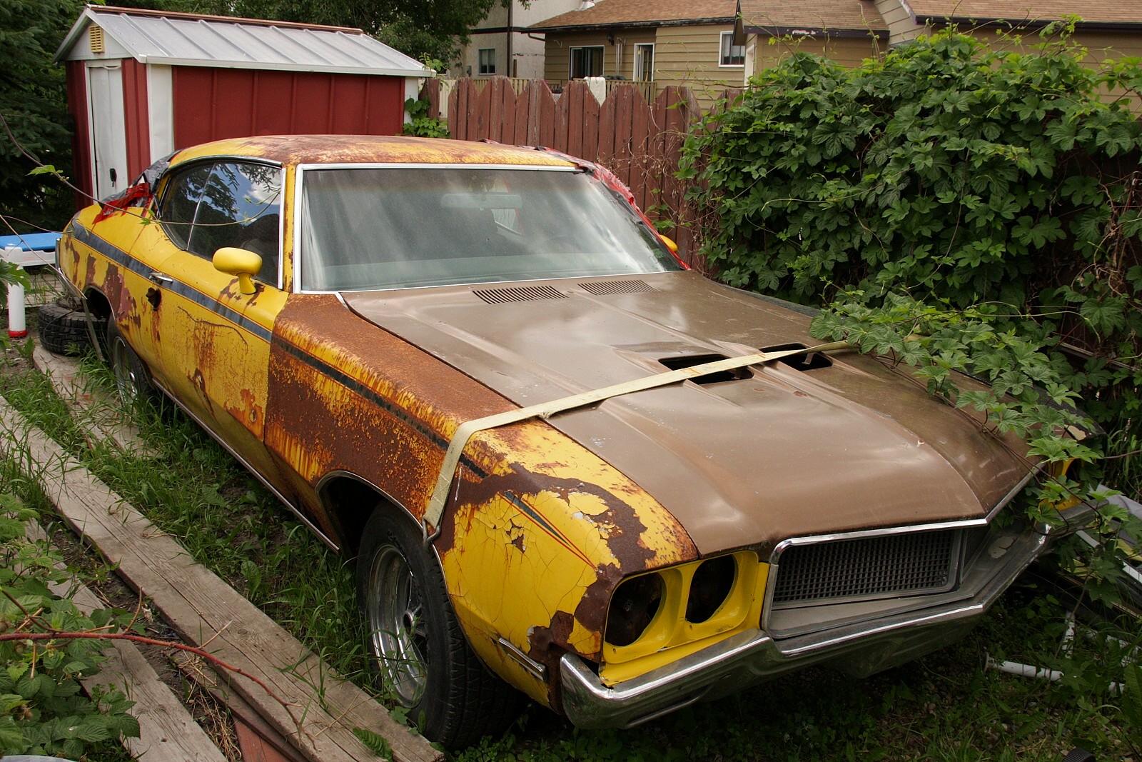 GSX in an Idaho scrap yard...? David Freiburger video | V8buick.com