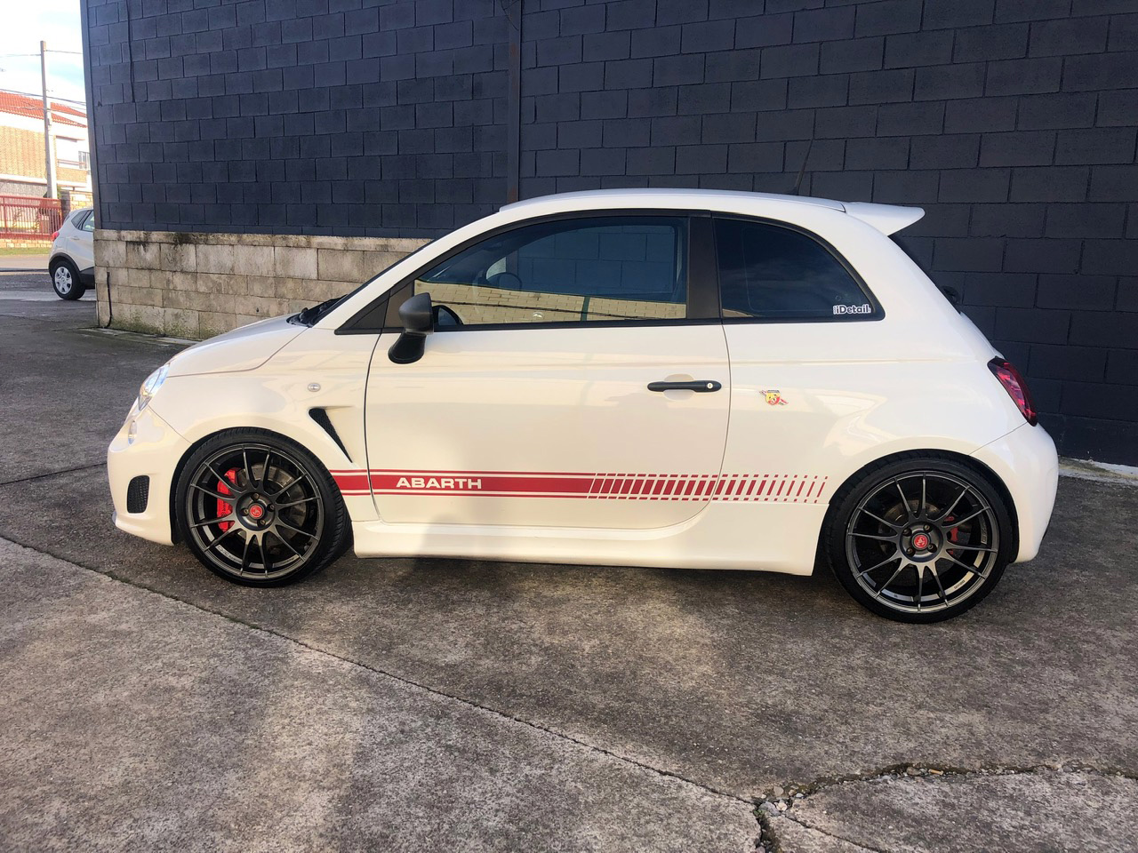 Abarth 500 - Piezas Biposto, Sabelt, Brembo, Akrapovic, OZ, Bilstein ...