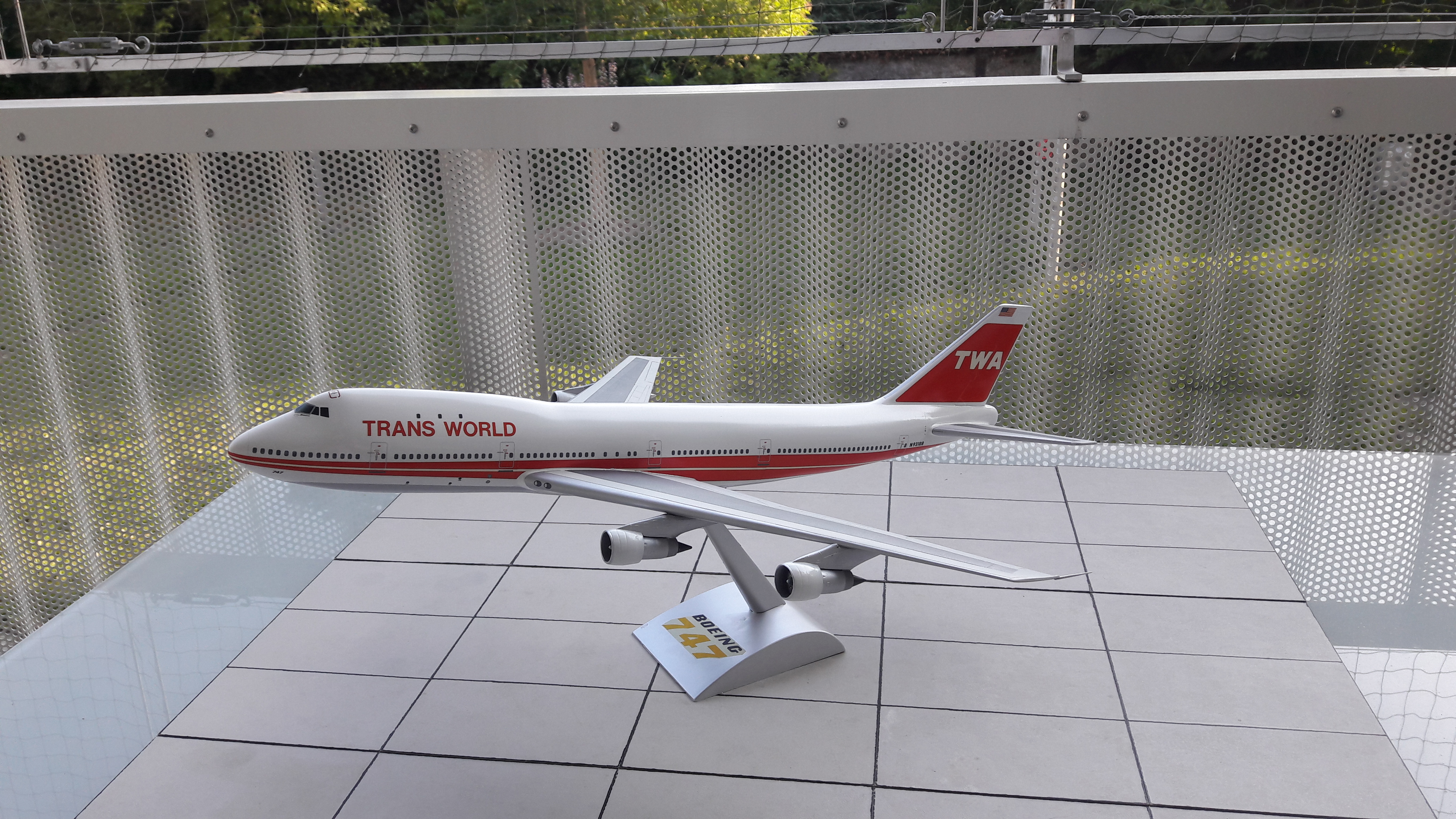 Boeing 747-100s TWA schemes,old Airfix 1/144 kits finally finished ...