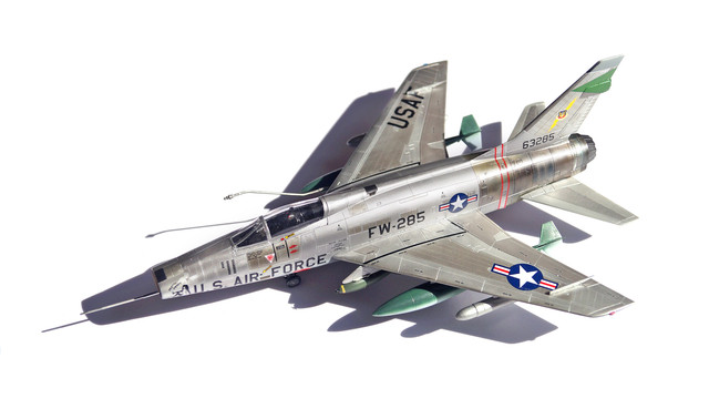 Italeri North American F-100D Super Sabre 481 TFS 56-3285/Pretty Penny ...