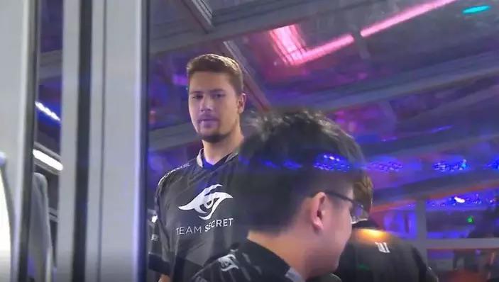 Classic player reactions after intense games : r/DotA2