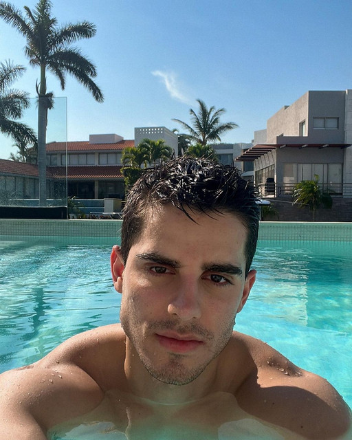 Alejandro hosted at ImgBB — ImgBB