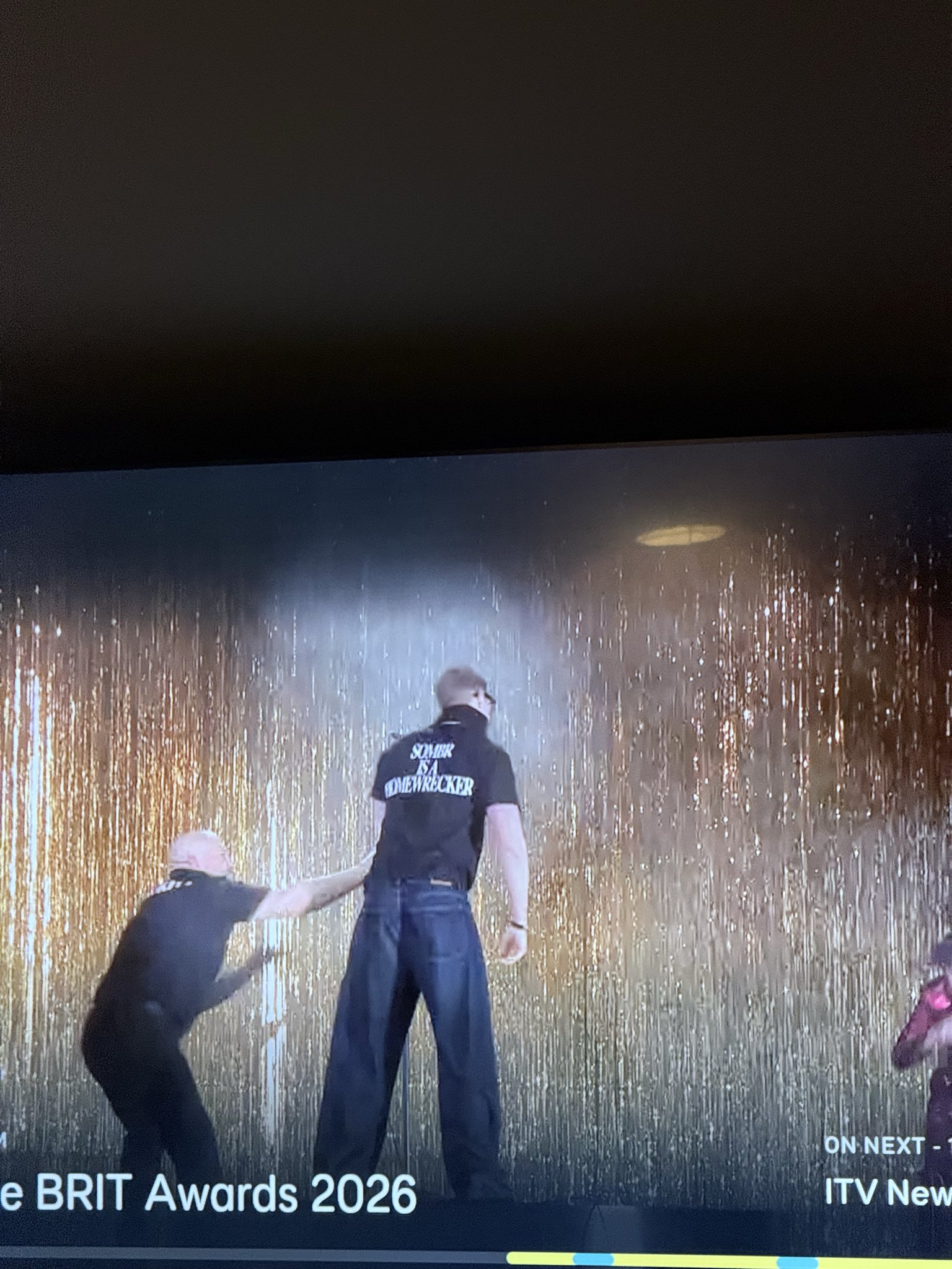 Sombr pushed by man onstage at Brit Awards - Celebria - ATRL