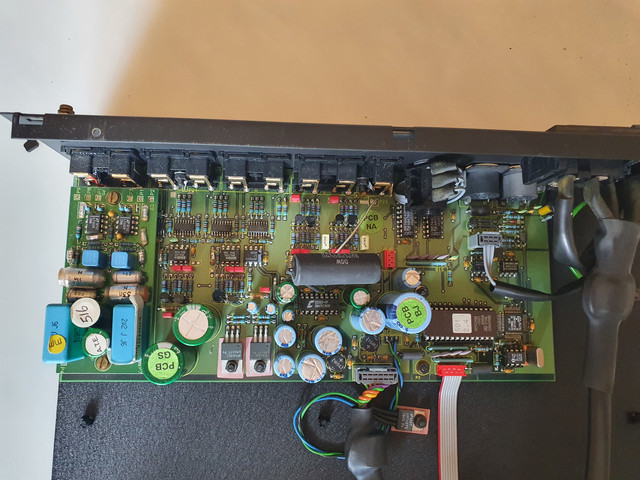 Meridian 501 (preamplificatore). Autopsia. - HiFi-ForumLibero