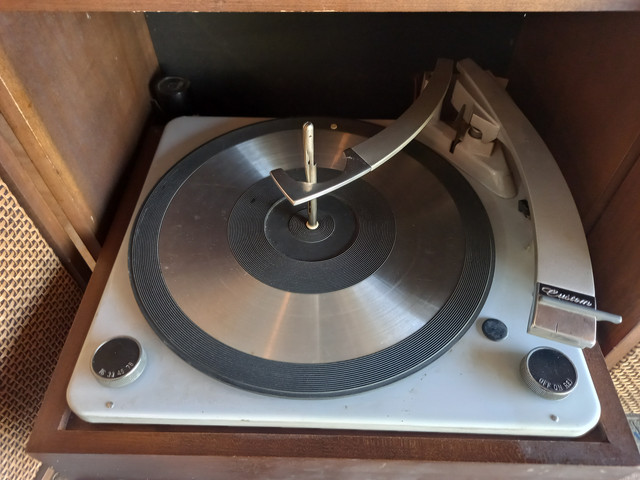 Looking for help with a vintage all in one GE console system | Steve ...