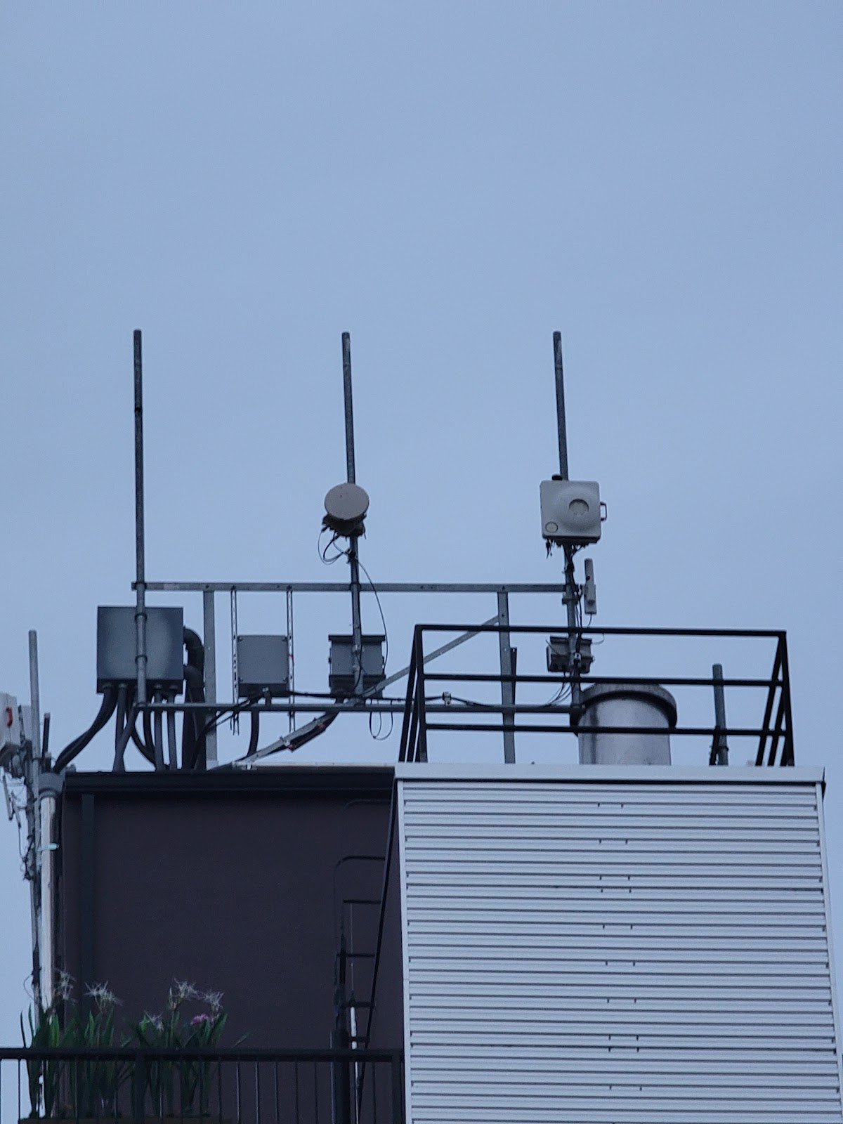Cell site on the Empire State Building? : r/cellmapper