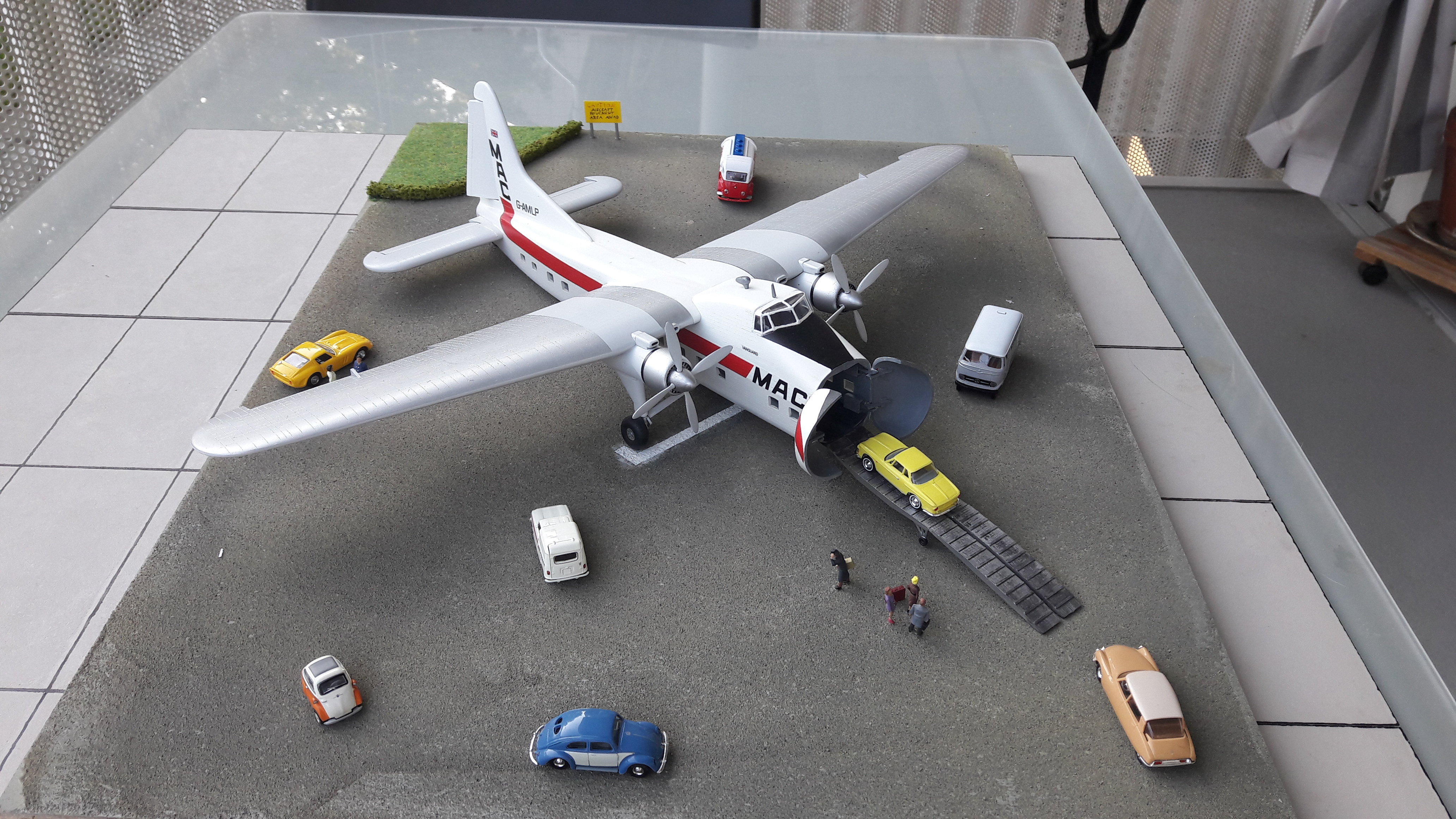 Bristol Superfreighter ancient Airfix kit in 1/72 - Ready for ...