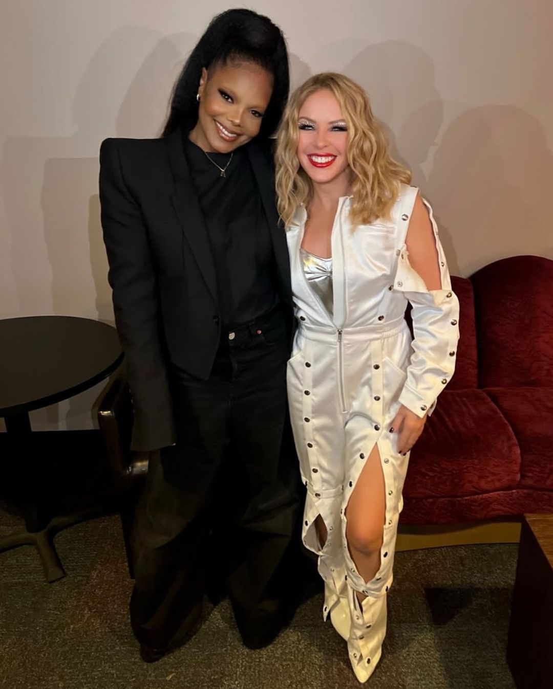 Pop Queens Janet & Kylie together - Celebria - ATRL