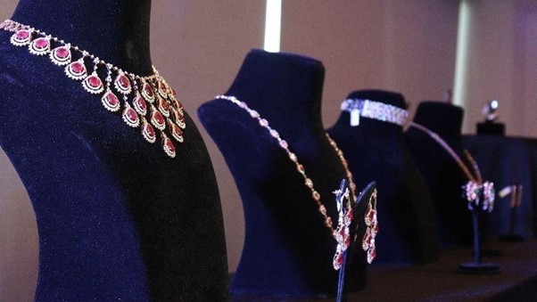 Elevate Special Moments with Exquisite Jewelry Sets Designed by the Top ...